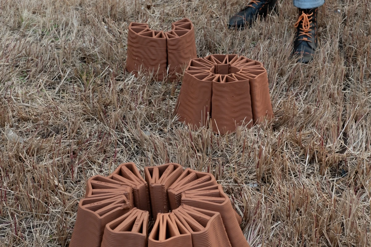 School of Form x Warsaw University of Technology. The SPROUT Project ...